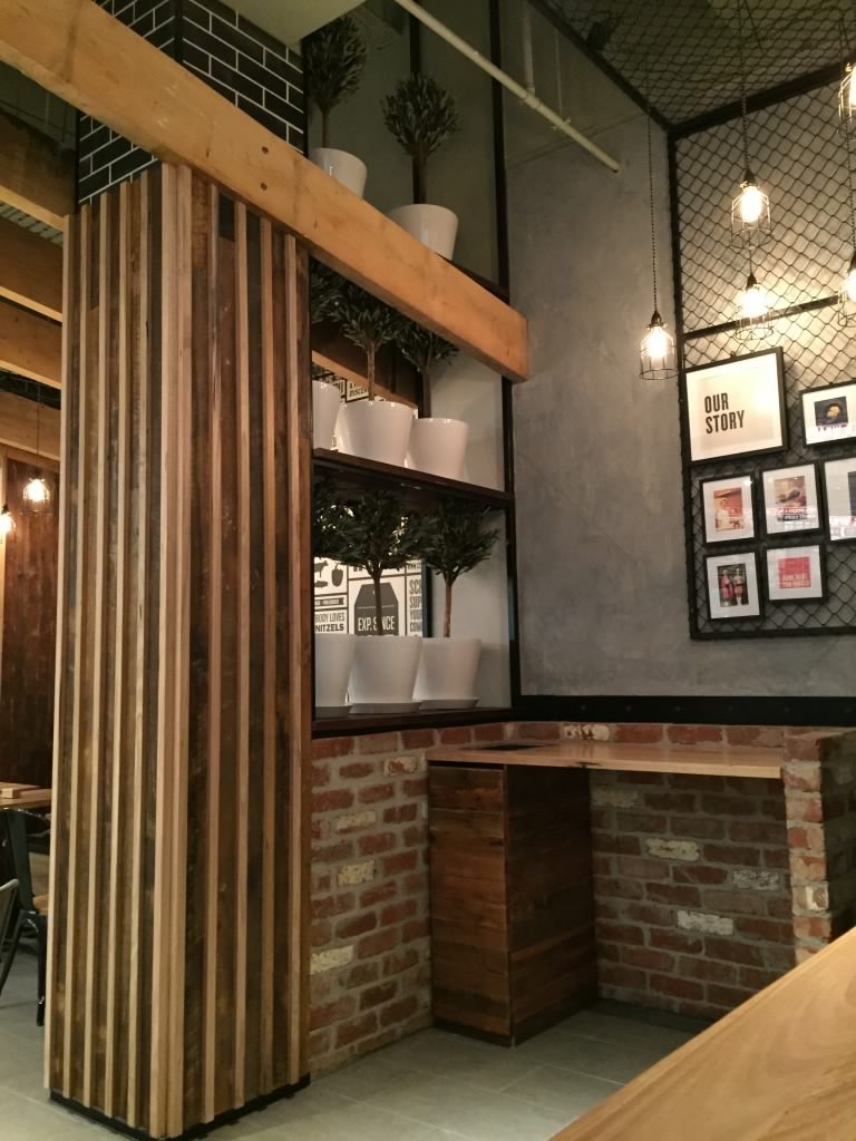 Schnitz | Booth Seating | HFC