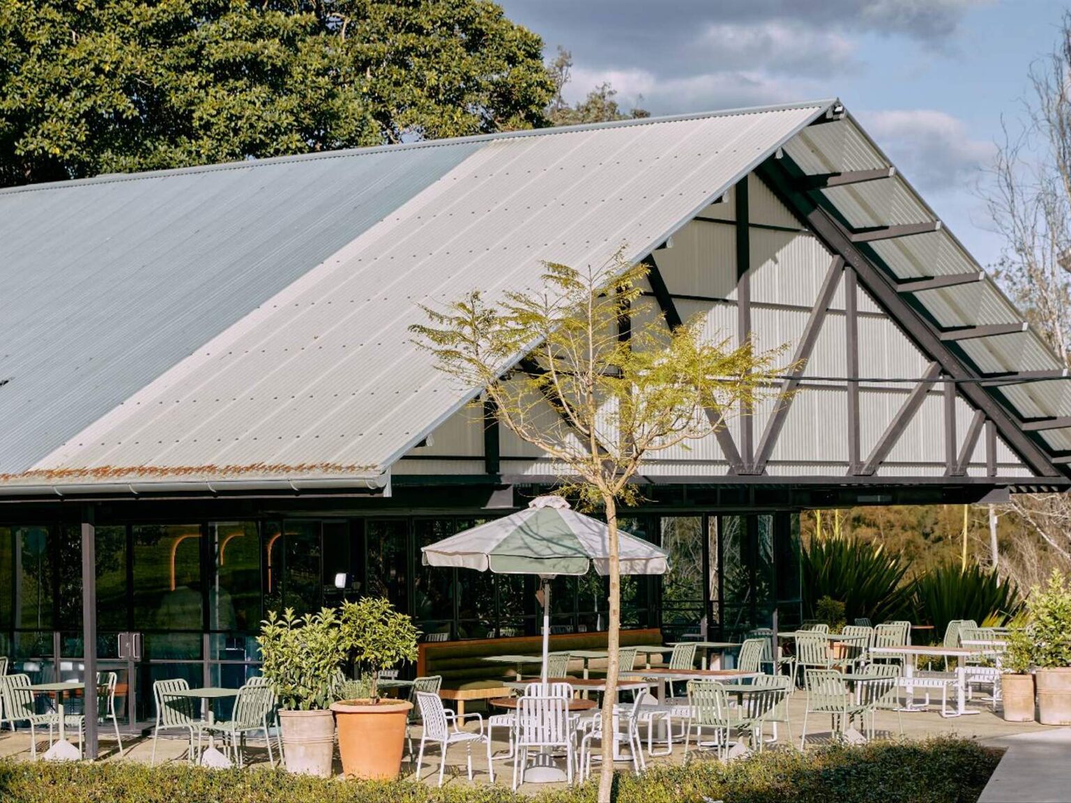 West End Straight Booth